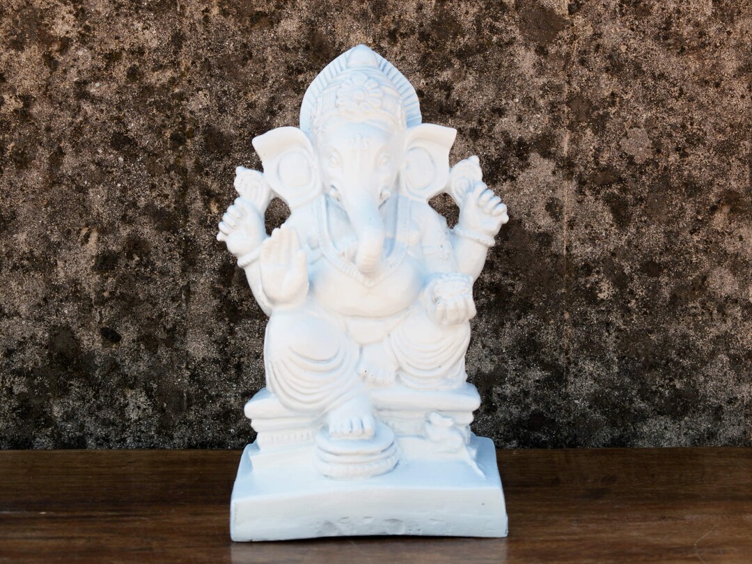 Ganesh Statue in Plaster Indian Deities, Ganesha, Ethnic Statues Code ...
