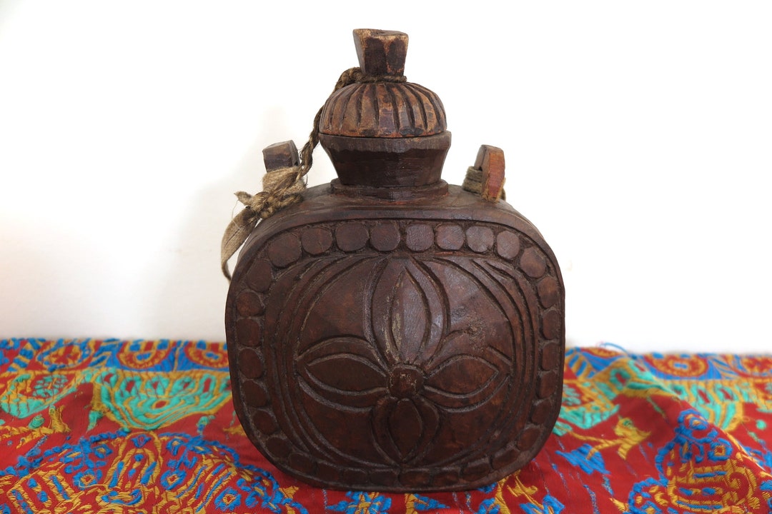 Old Indian Wooden Water Bottle, Indian Wooden Furnishing Accessories ...