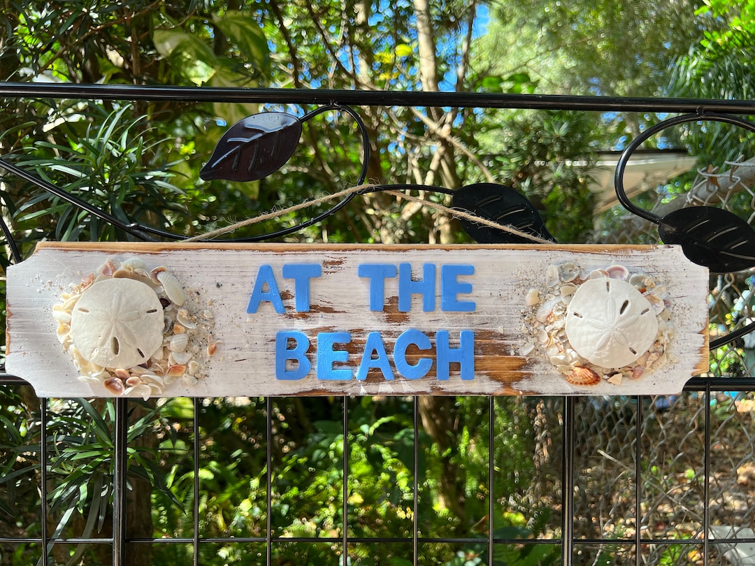 AT THE BEACH Shell Wall Sign on Wood,shells and Sand Dollar Wall ...