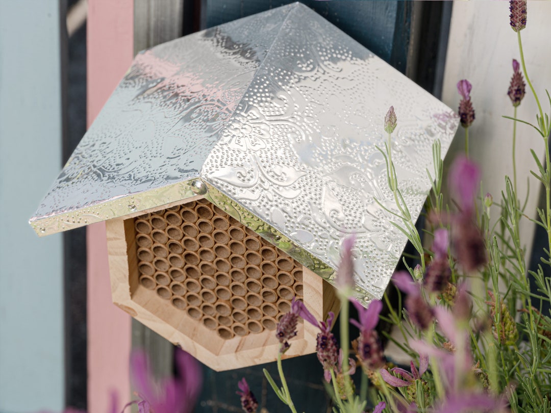 Rivajam Beekeeper Pro Mach II - Flowers Metal Roof Mason Bee House - Nesting Tubes Filled ...