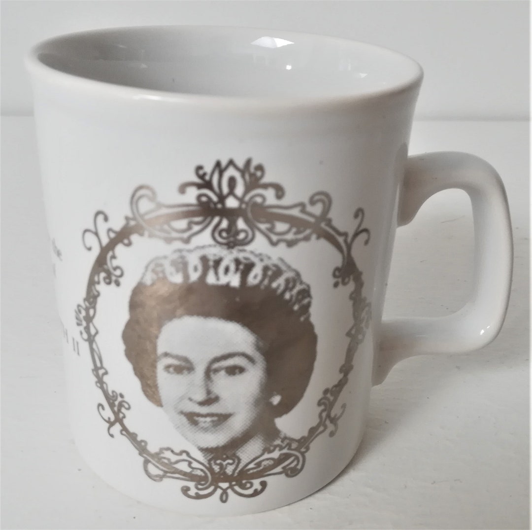 Vintage Queen Elizabeth II Silver Jubilee Mug 1952-1977. Kiln Craft ...