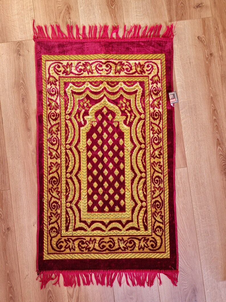 Prayer Rug With Gold Detailssejhade Musala Gift Set Eid Mubarak Gift ...