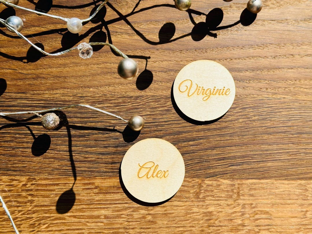 Engraved Names Inside Circle, Place Cards, Name Signs, Engraved Place ...