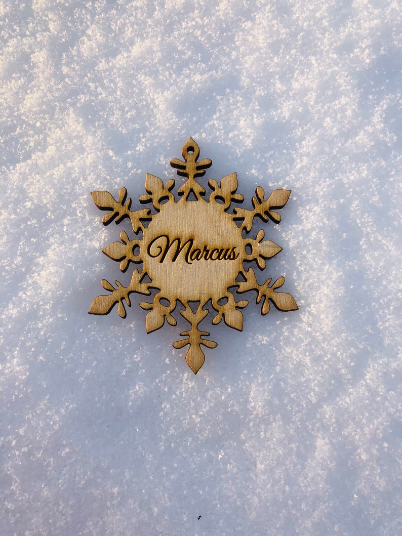 Engraved Names Inside Snowflake Place Cards Name Signs | Etsy