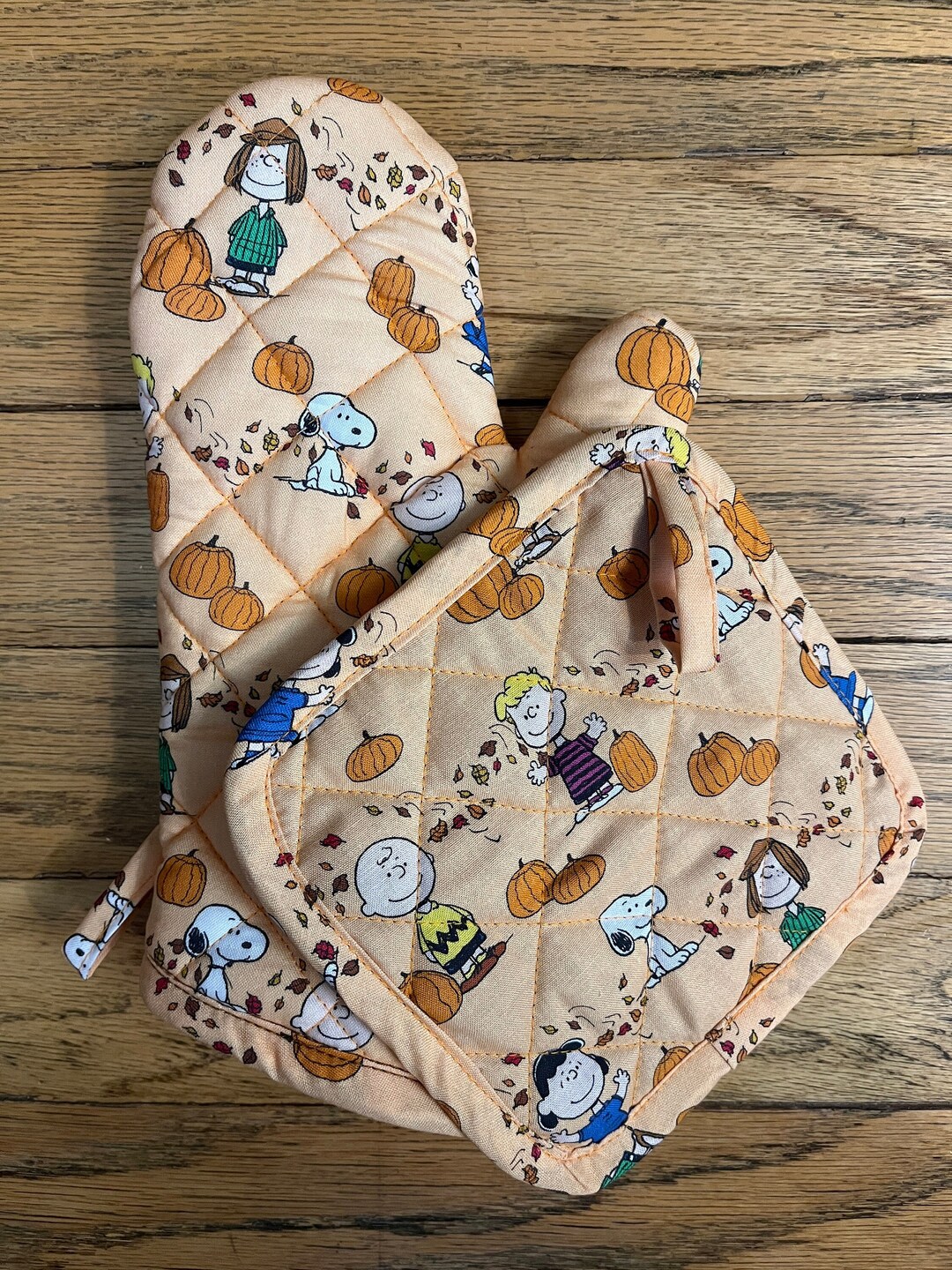 Peanuts Gang Halloween Pumpkin Patch Cotton, Oven Mitt and Potholder ...