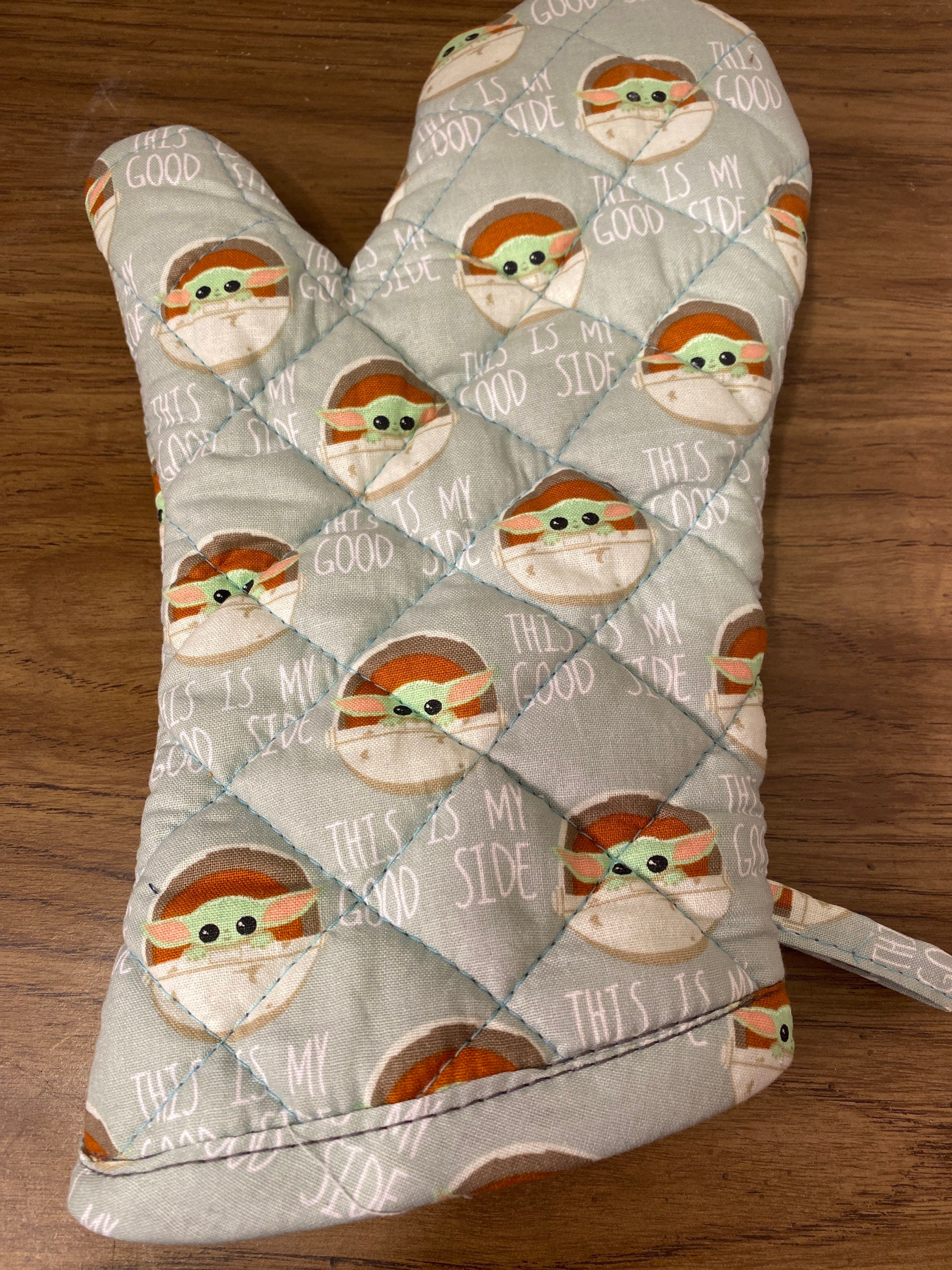 Baby Yoda This is My Good Side Oven Mitt and Potholder SET - Etsy Polska