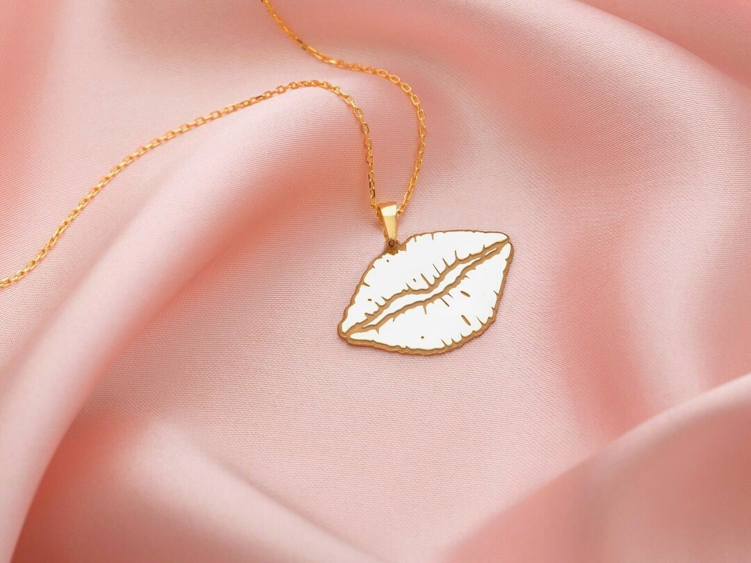 Silver Kiss Lips Necklace, Love Figural Kiss Romantic Charm Accessories ...