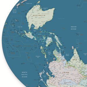 Mapa del mundo al revés: proyección de áreas iguales y detalles ...