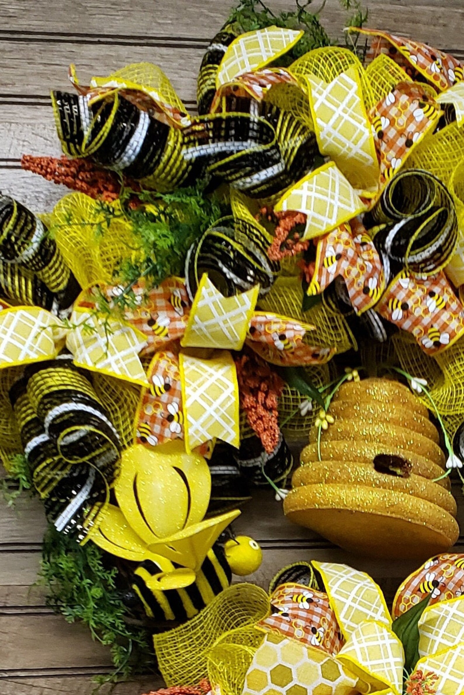 Bee-utiful Deco Mesh Wreath Bees & Beehive Summer Wreath | Etsy