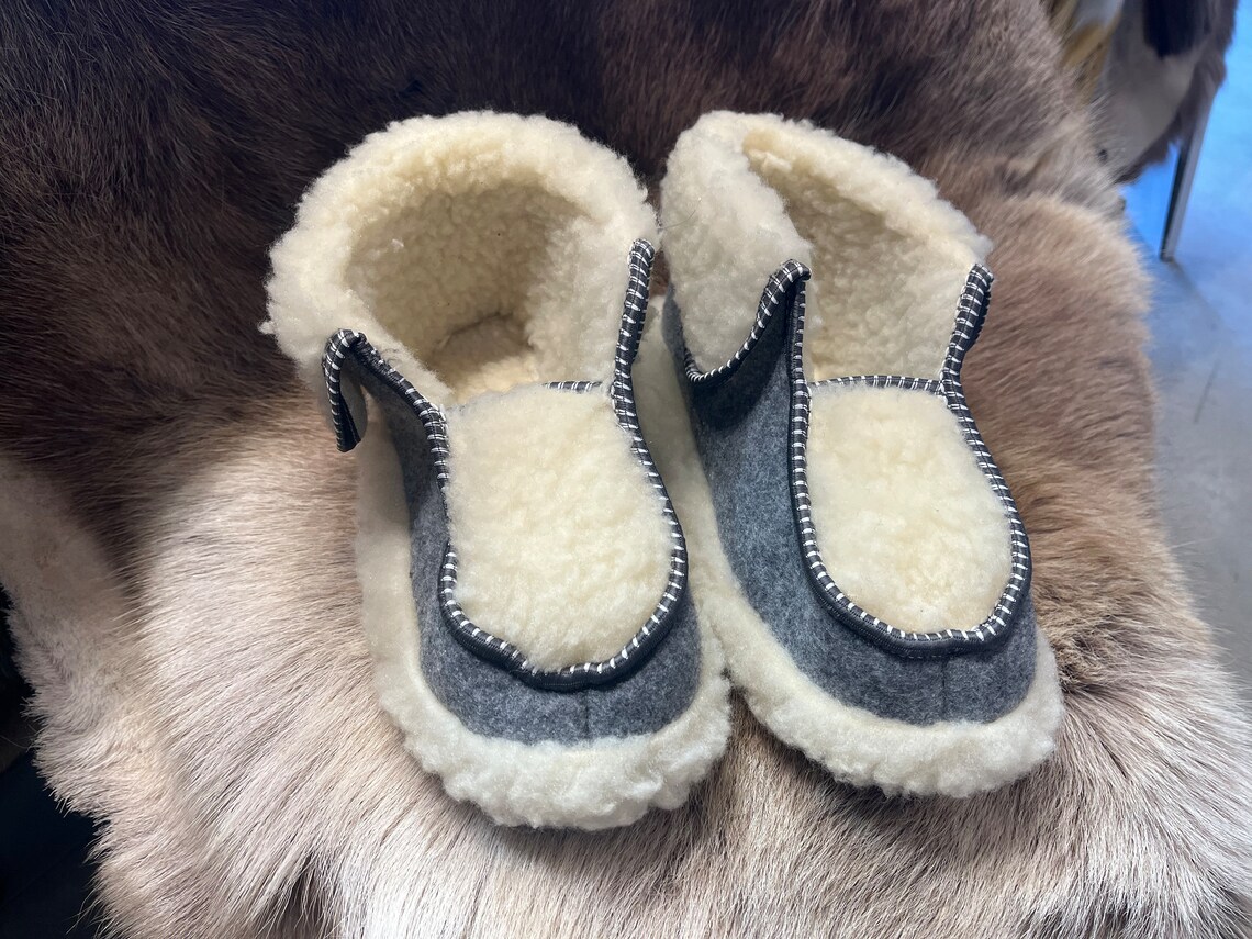 SHEEP WOOL SLIPPERS | Sheepskin Slippers | Non Slip Shoes | Natural ...