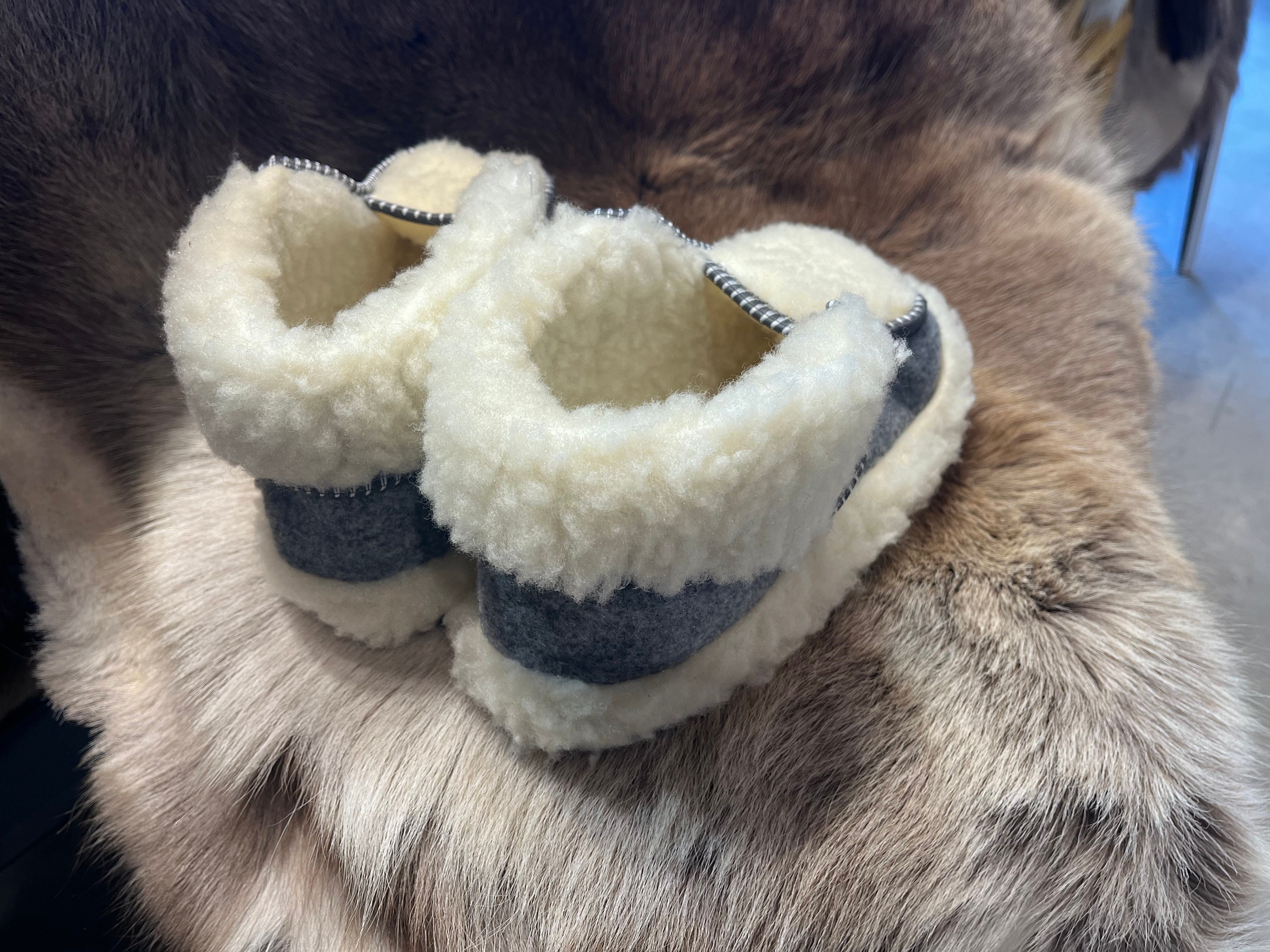 SHEEP WOOL SLIPPERS | Sheepskin Slippers | Non Slip Shoes | Natural ...