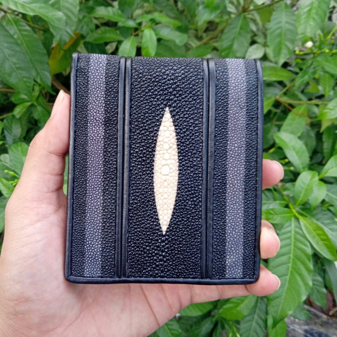 Stingray Wallet Black With Diamond and White Strip Pattern | Men Wallet ...