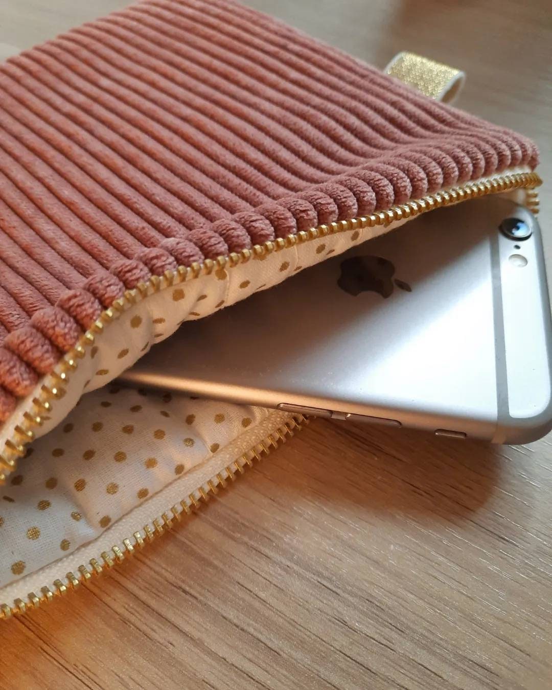 Housse de téléphone en velours côtelé - Fermeture par un zip - Doublure ...