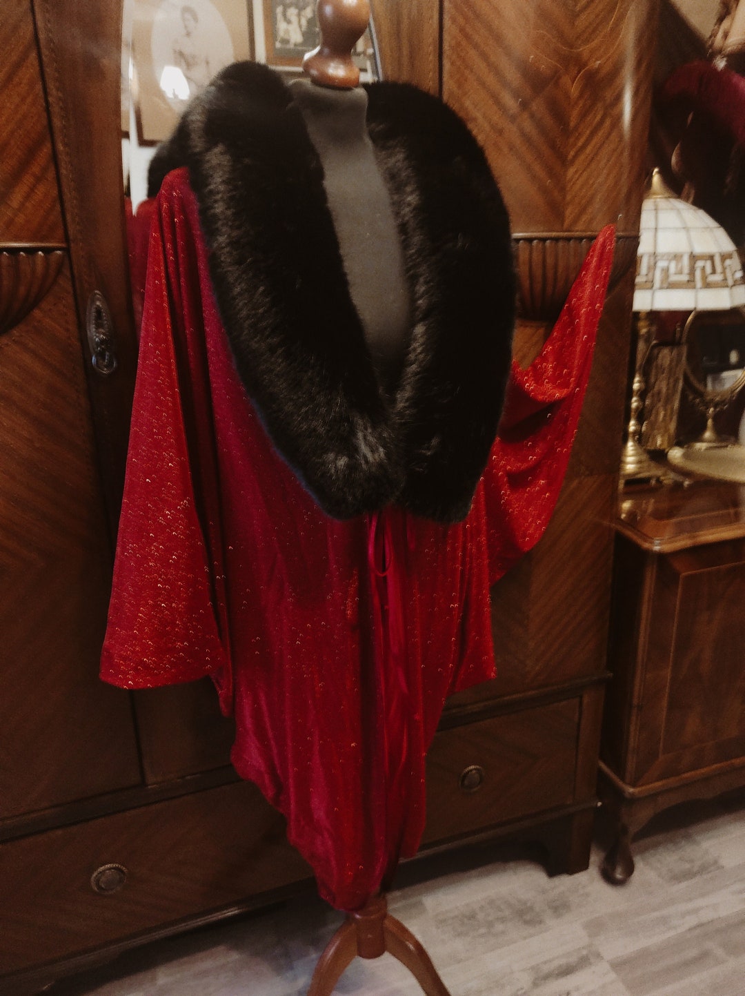 Aristocratic Red With Black Faux Fur 1920s Gown Color Hollywood Style ...