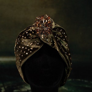 Turban Antique Green 1920s Velvet Khaki Turban Rhinestones Brooch ...