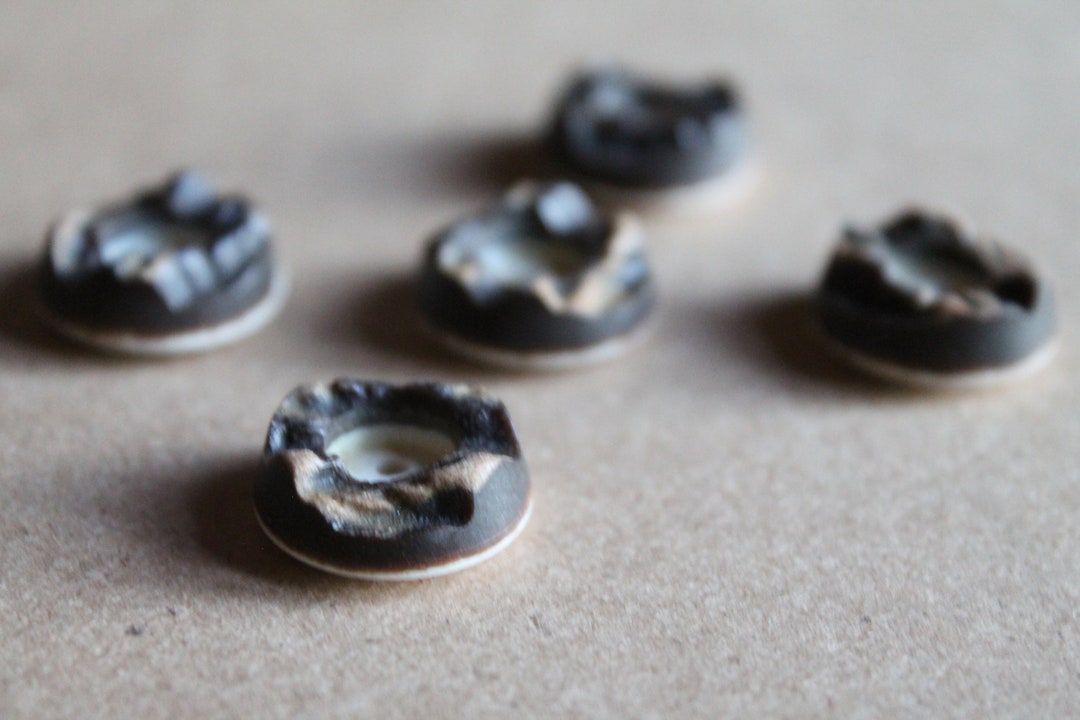 Brown Carved Button Set of 5 Antler Bone Effect Fancy Victorian Bone ...