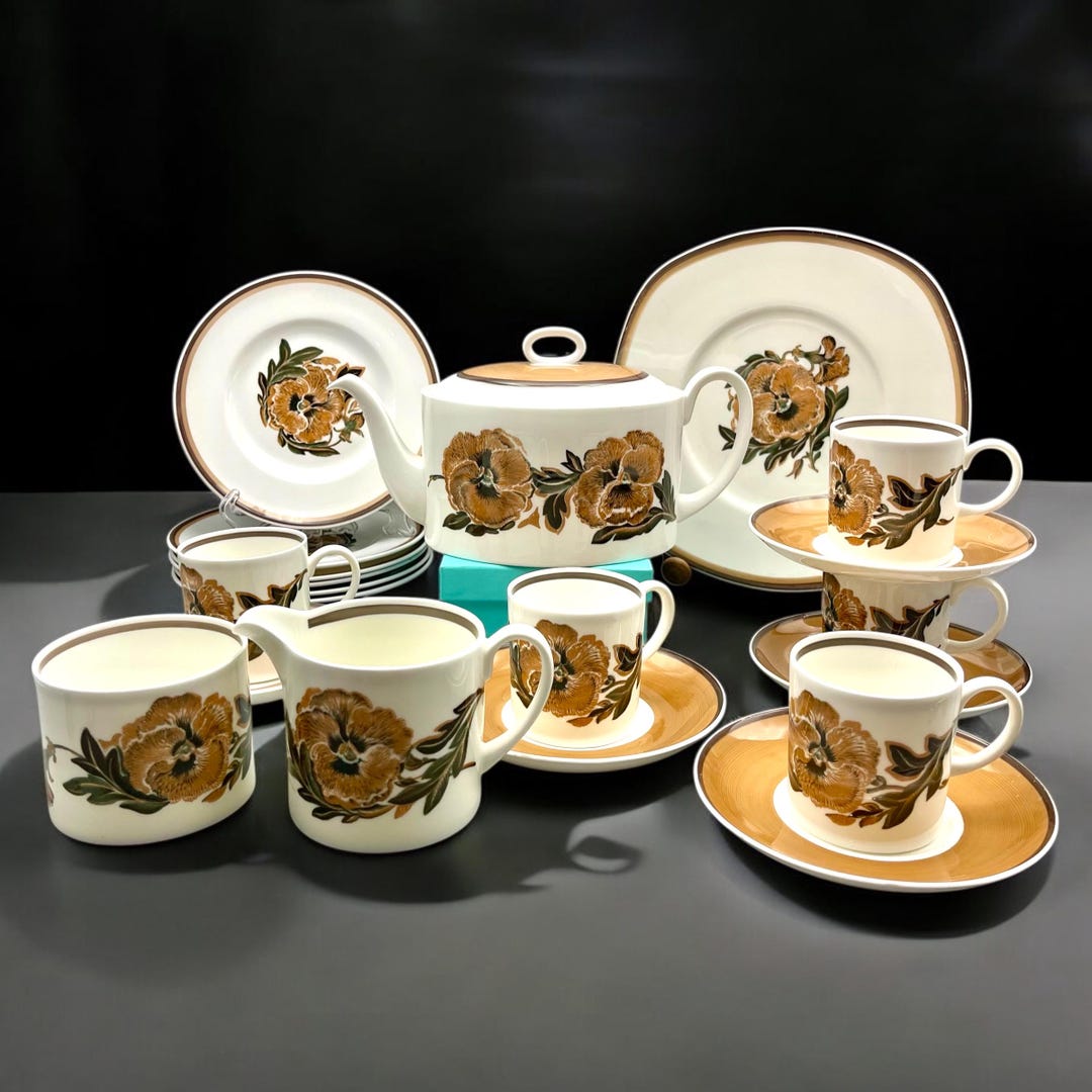 Suzie Cooper for Wedgwood Bone China Tea Service for 5 Teapot Teacups ...