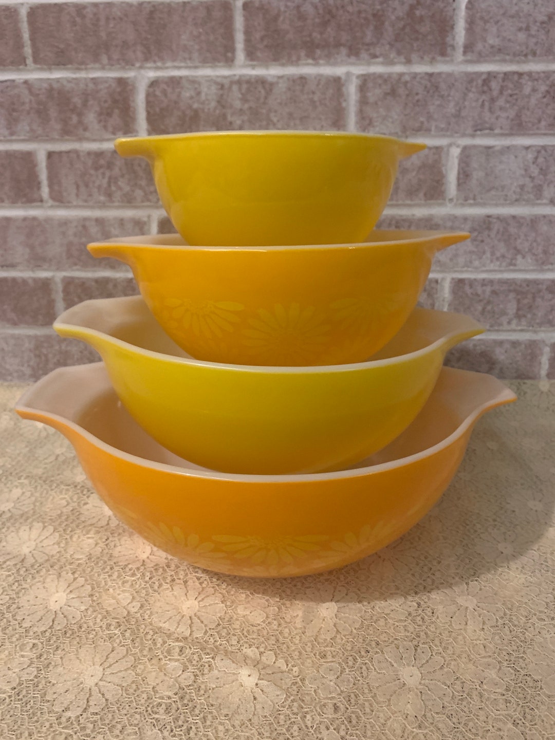 Vintage Pyrex daisy Yellow Orange Cinderella Bowls 441 442 443 444, Set ...