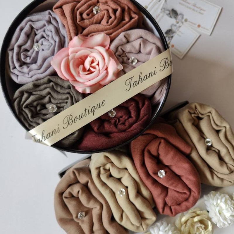 Hijab Gift Set Bouquet - 60+ Gift Ideas for 2026