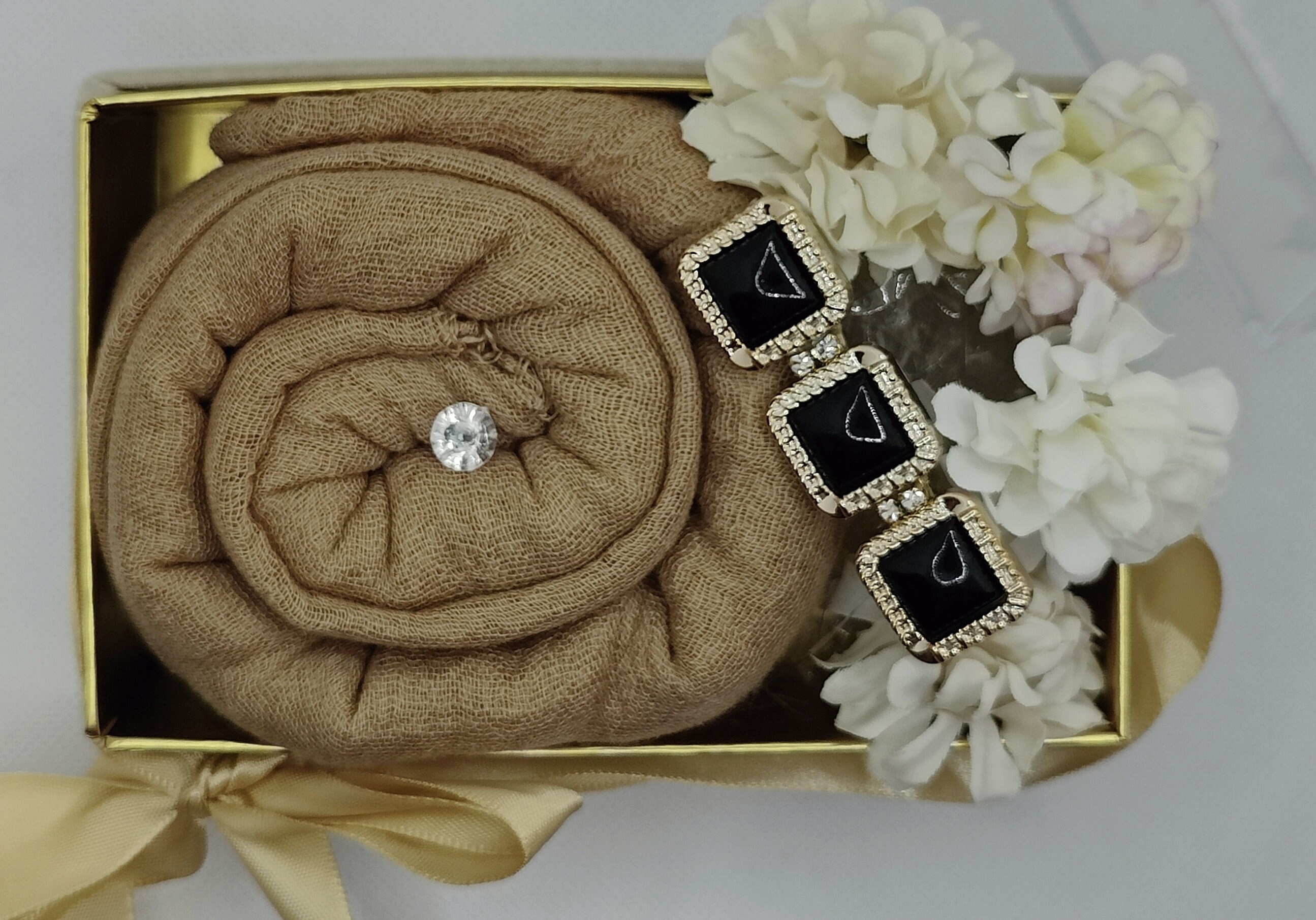 Clear Lid Velvet Hijab Gift Box With Scented Flowers, Personalised ...