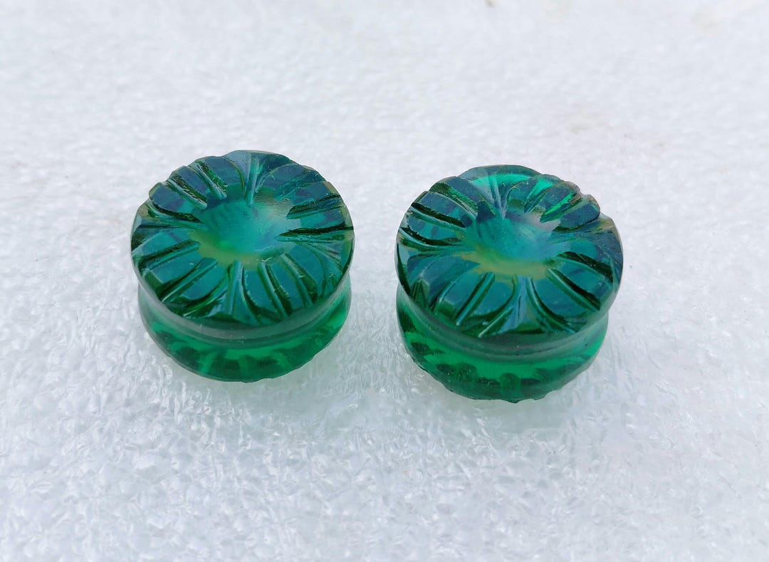 Emerald Quartz Carved Gemstone, Tunnel Plug Double Flare Plug Smooth ...