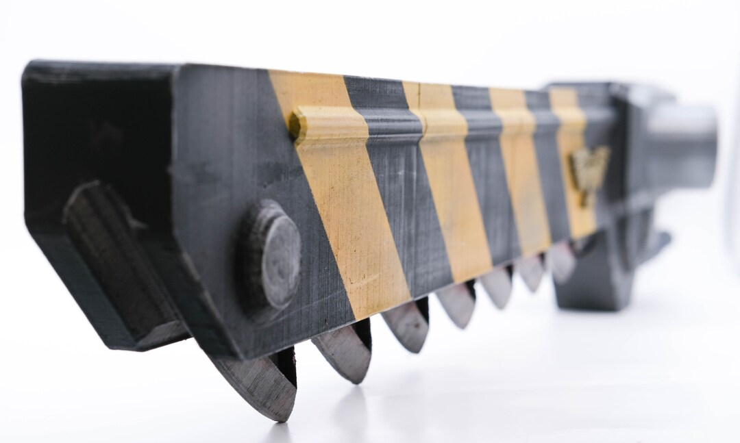 Warhammer40k Chainsword 3D Printed Handpainted Prop - Etsy