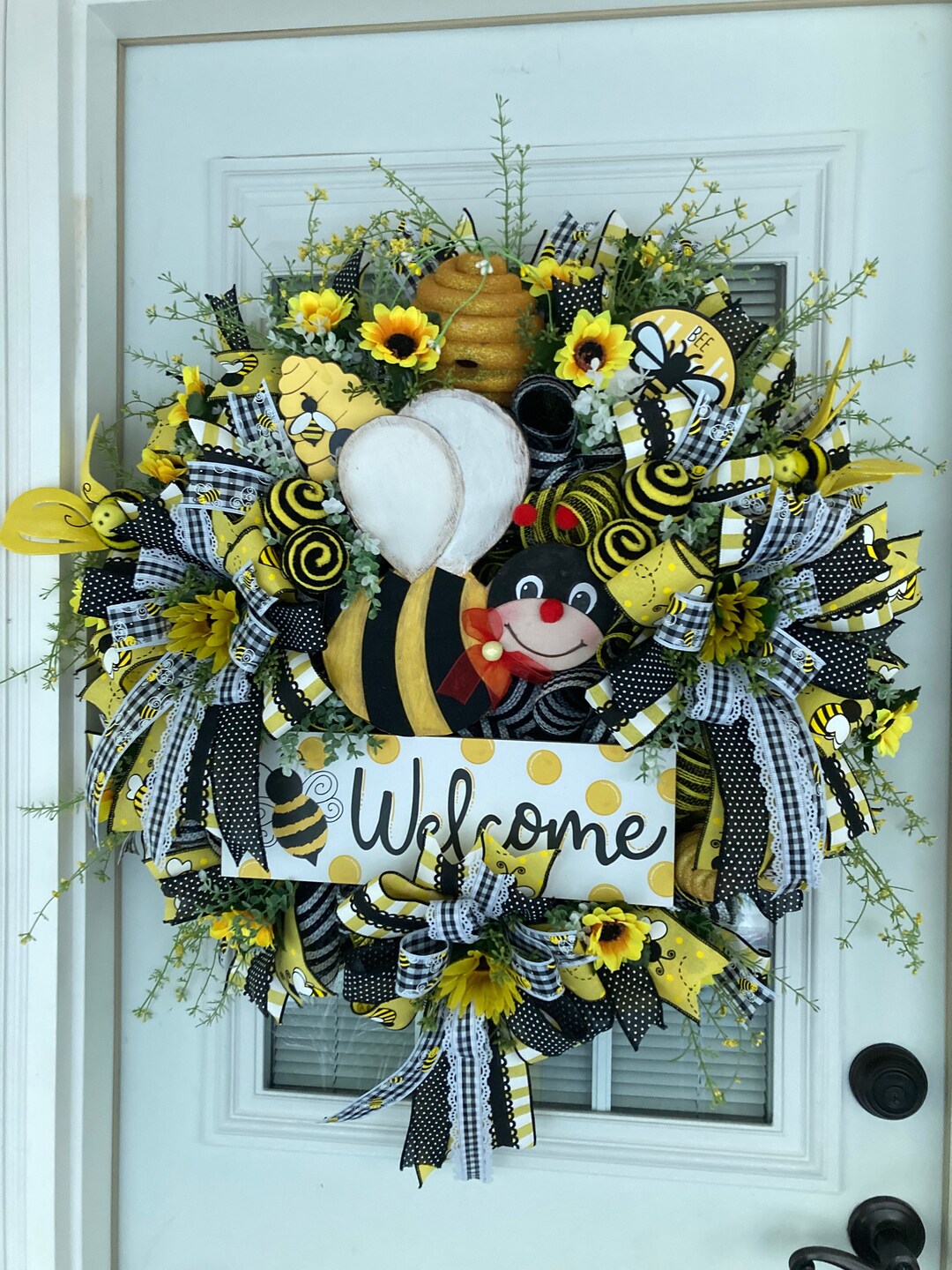 Welcome to the Bee Hive, Bee Welcome Wreath, Floral Wreath, Spring ...