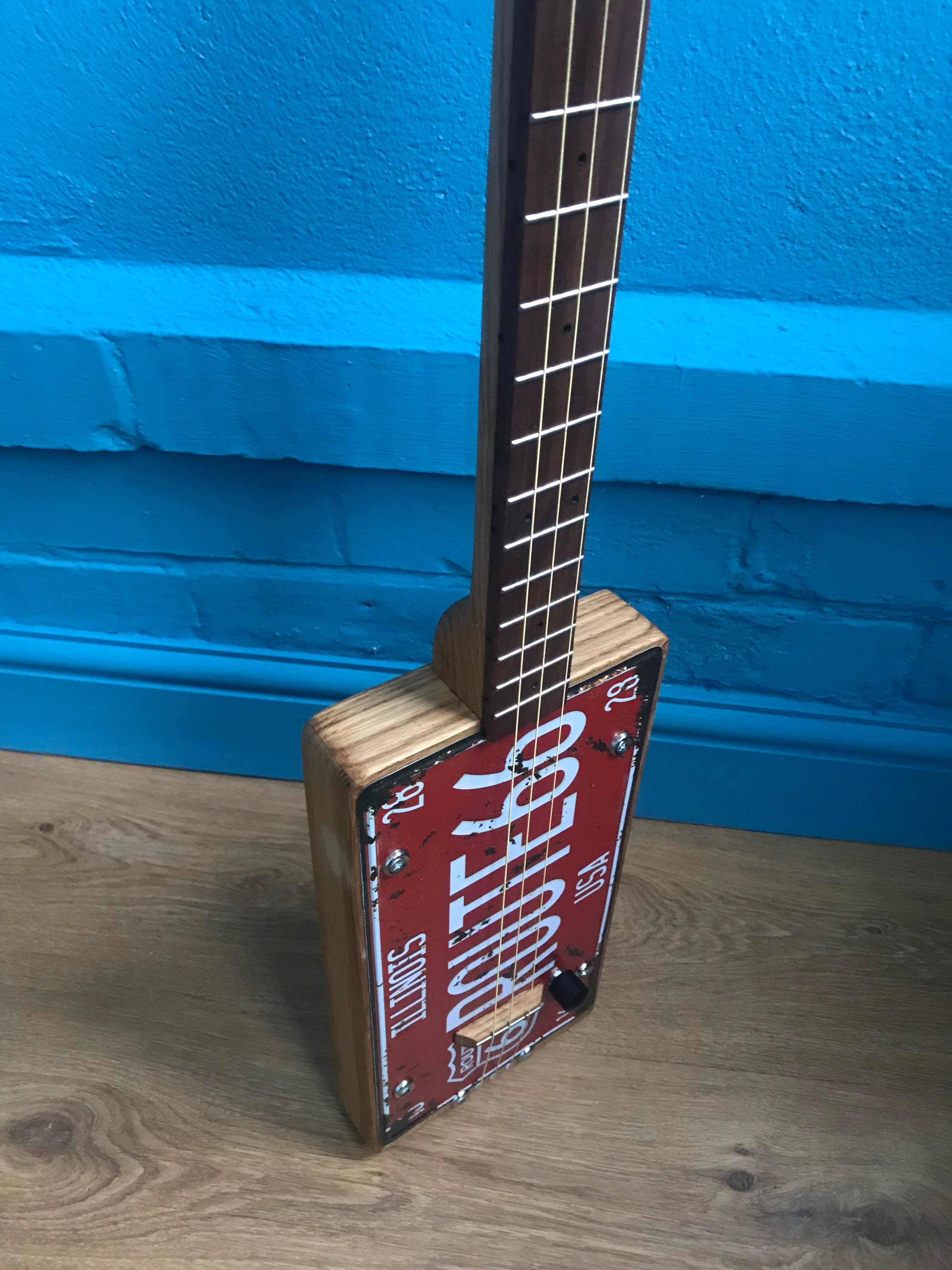 Cigar Box Guitar/ American License Plate Resonator - Etsy UK