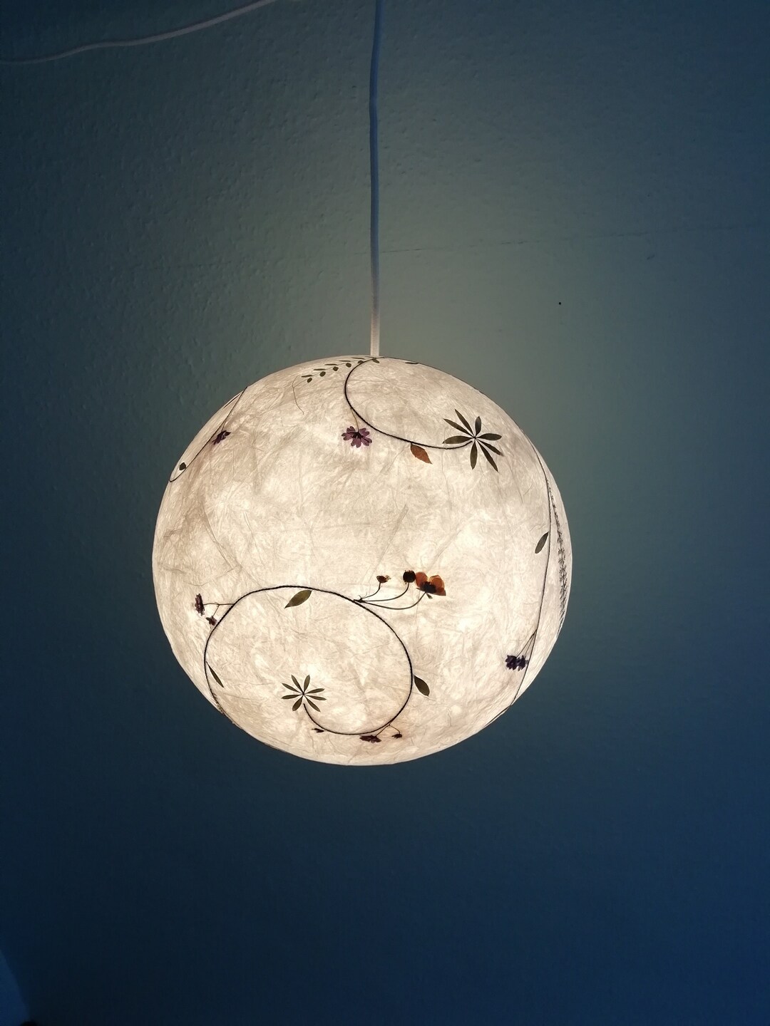 Round Paper Lampshade & Pressed Plants, Flowers and Leaves, Natural ...