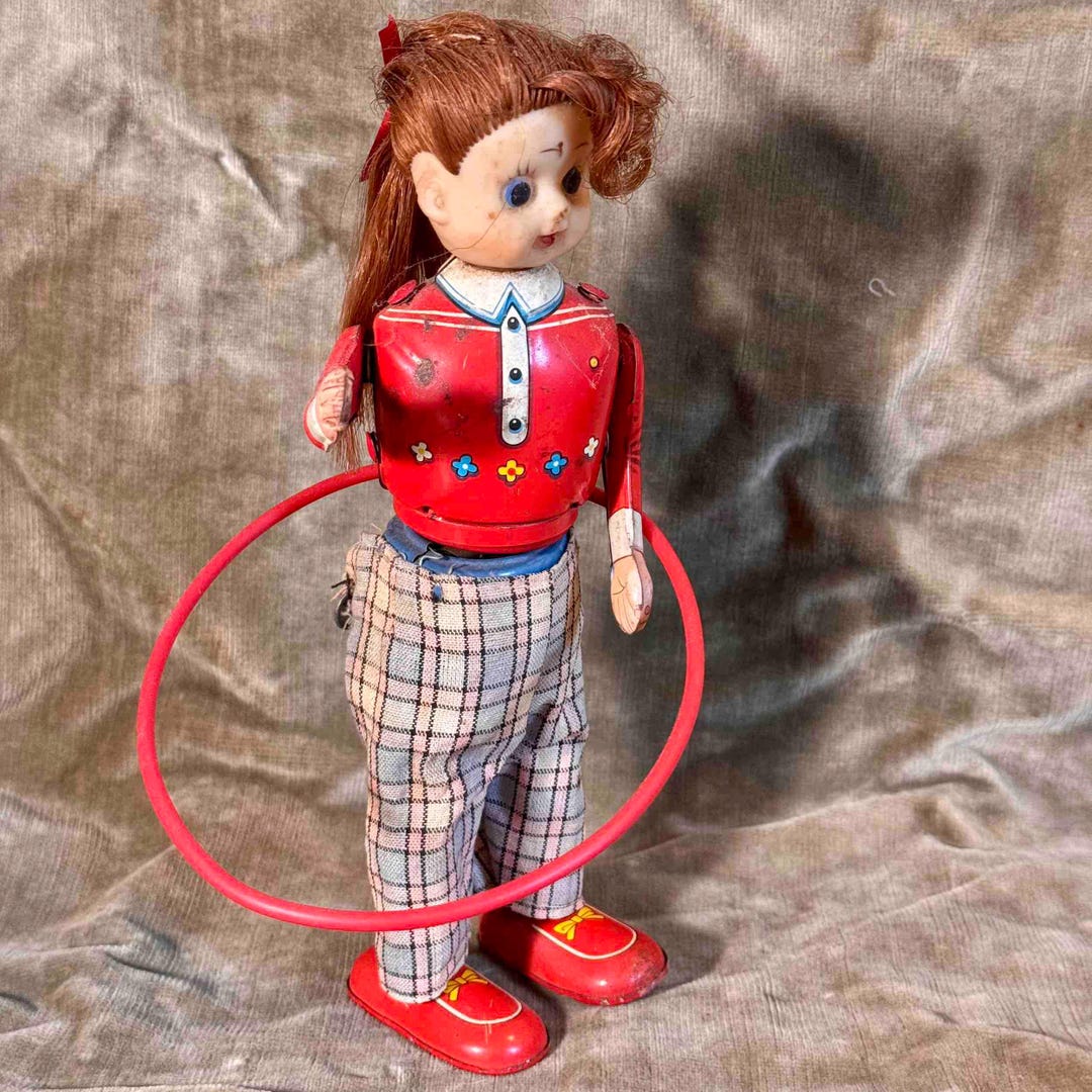 Vintage Wind-up Tin Hula Hoop Girl - 1950s Japanese Toy Doll - Etsy