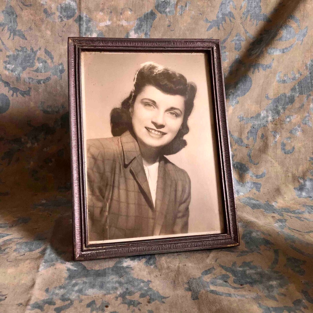 Vintage 5x7" Bronze Standing Photo Frame - Etsy