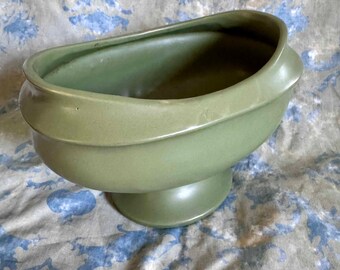 Mccoy 1930s Floraline USA Matte Green Art Pottery Vase Planter 415 ...
