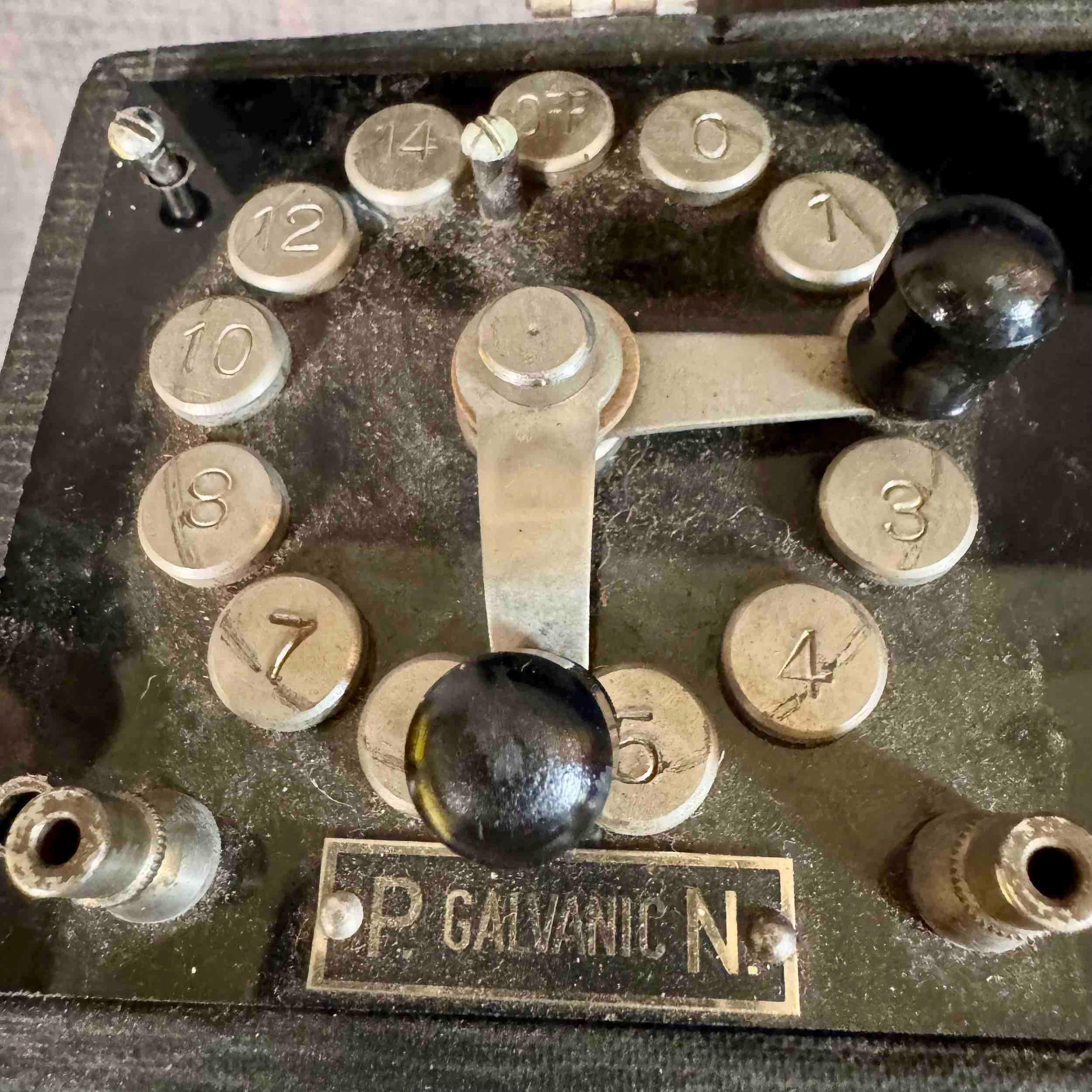 Antique Mcintosh Faradic Battery Electrotherapy Device C.1920s: Ex ...