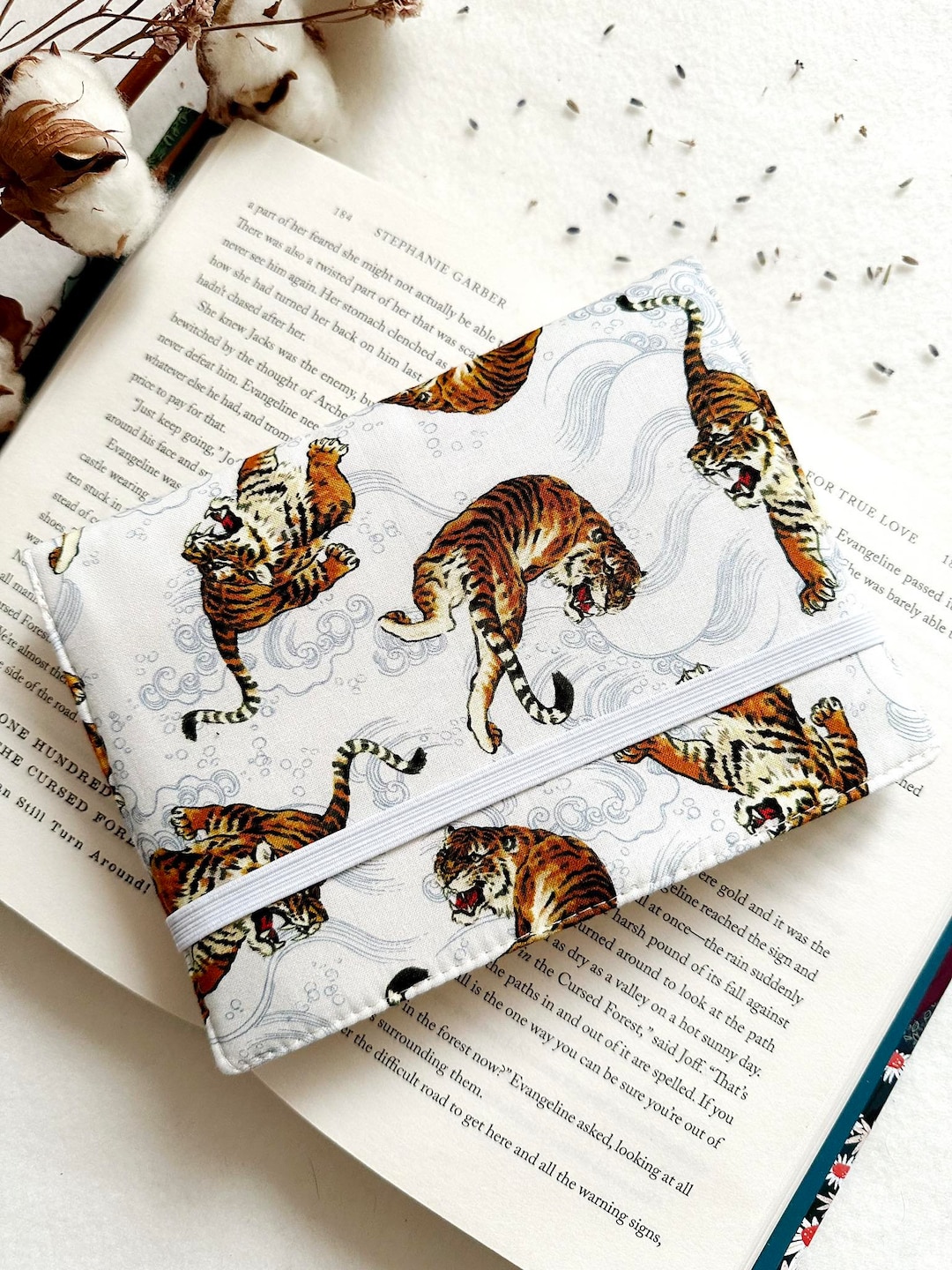 Tiger Kindle Cover With Elastic Closure, Padded Kindle Paperwhite ...