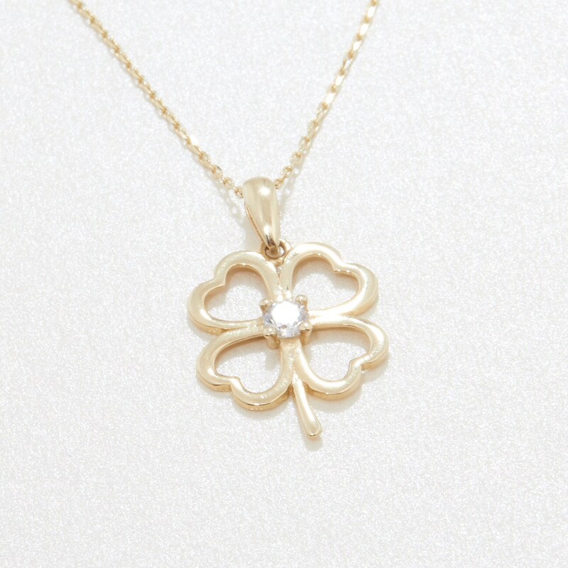 Clover Necklace - Etsy