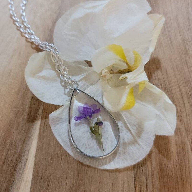 Pressed Flower Necklace - Etsy