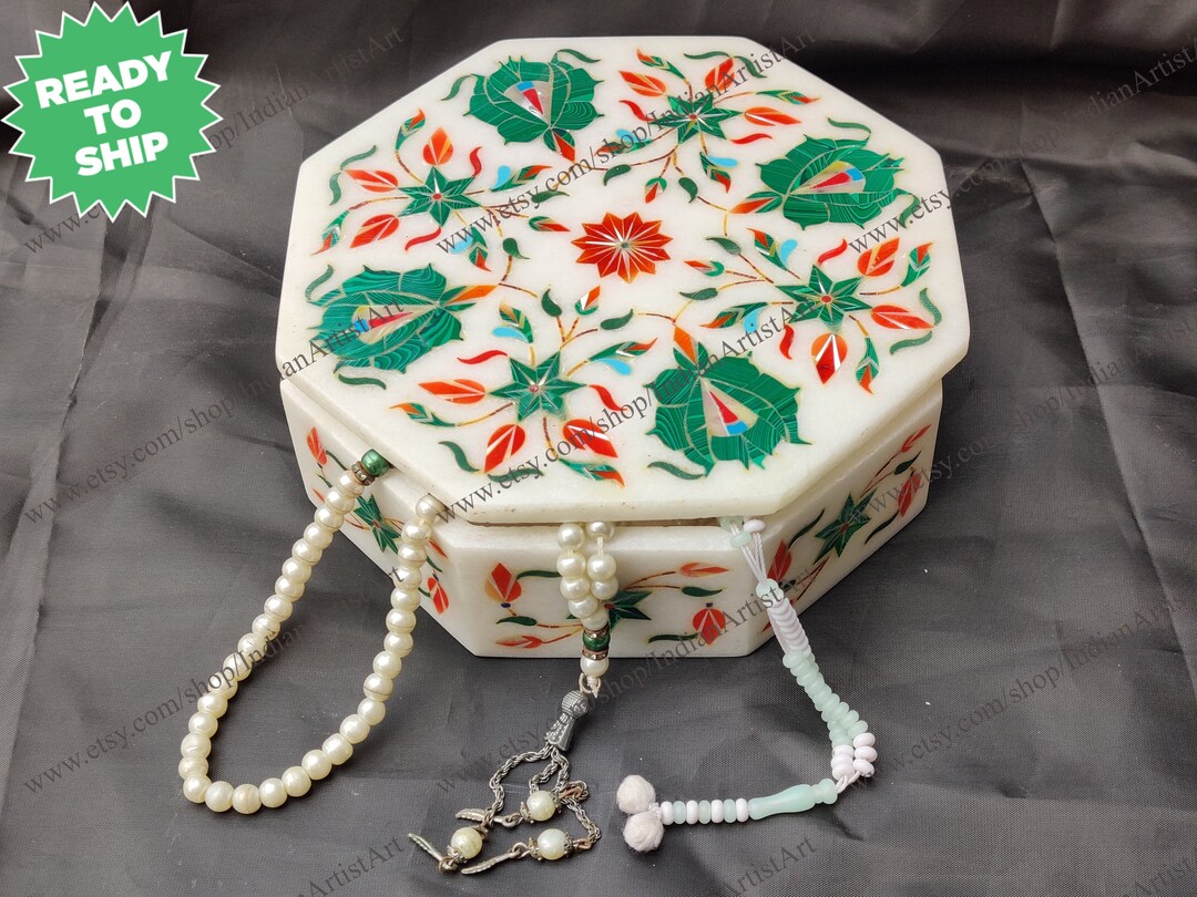 Green Color Box in White Marble for Christmas Gifts Idea / Green ...