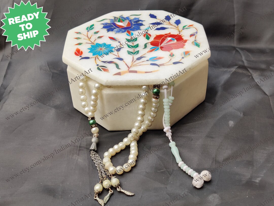 Green Color Box in White Marble for Christmas Gifts Idea / Green ...