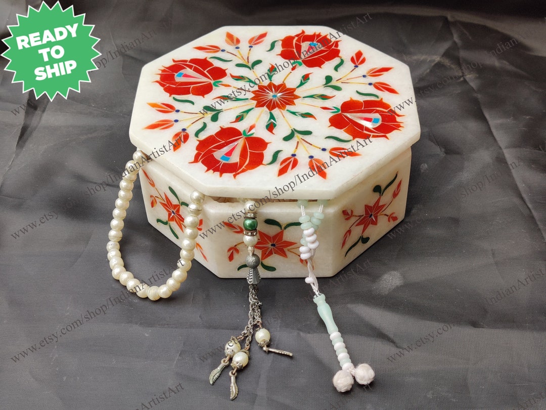 Green Color Box in White Marble for Christmas Gifts Idea / Green ...