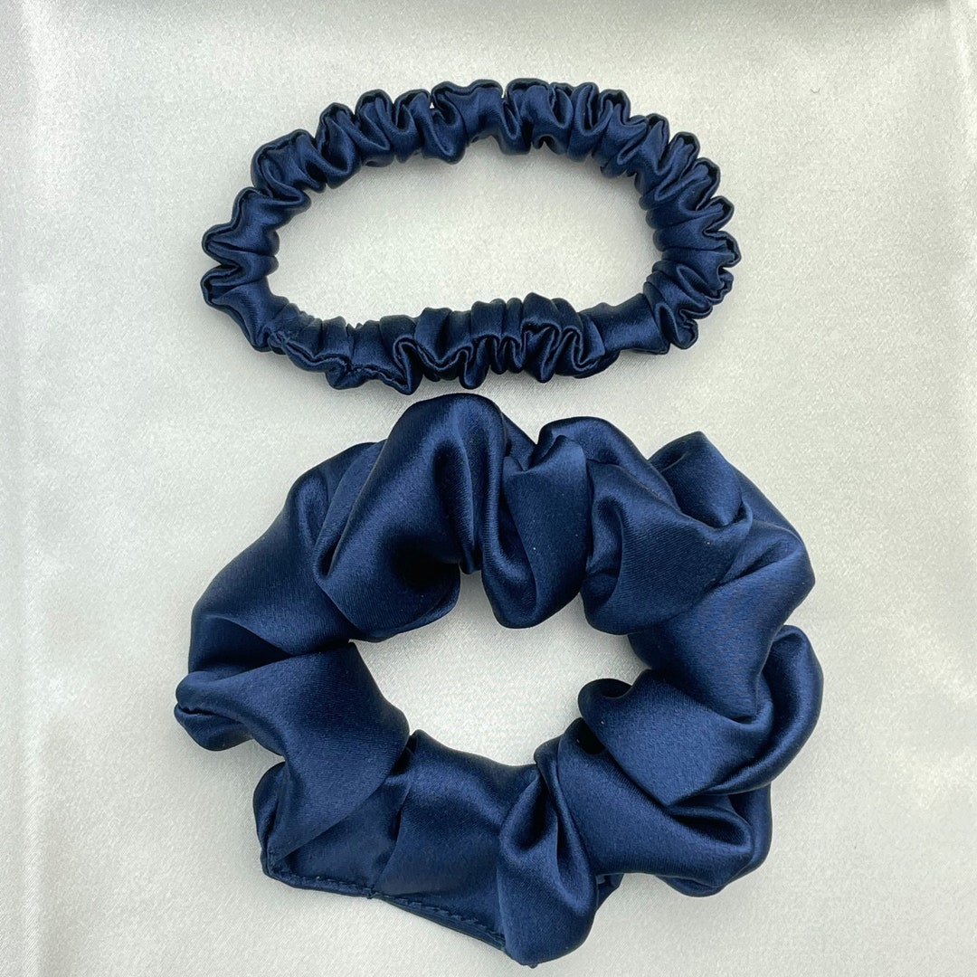 100% Seidenseide Regular Scrunchie & Skinny Scrunchie Bundle Navy Blau ...