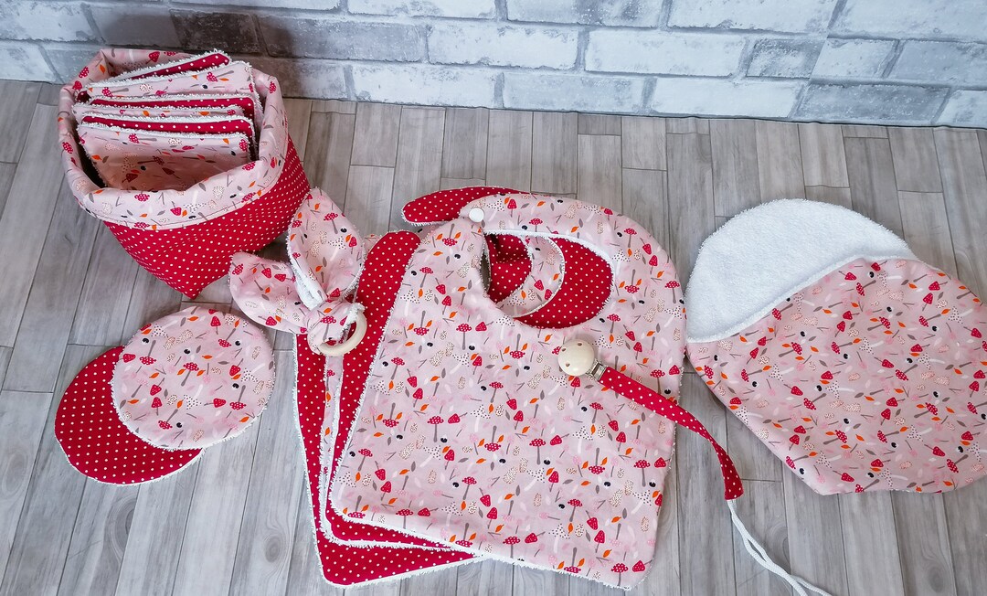 Baby Set/ Bib / Shoulder Protector / Pacifier Clip / Wipes/ Basket ...
