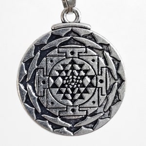 3rd Eye Sri Yantra Chakra Pendant Necklace Geometric 3rd Eye Astral ...