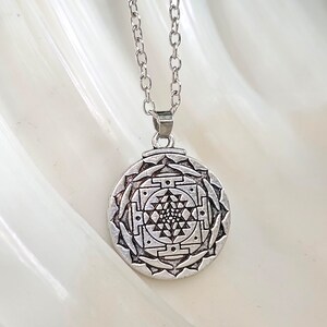 3rd Eye Sri Yantra Chakra Pendant Necklace Geometric 3rd Eye Astral ...