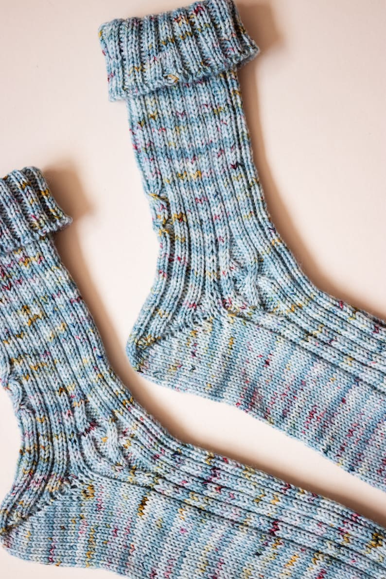 Sun-up Socks Knitting Pattern - Etsy