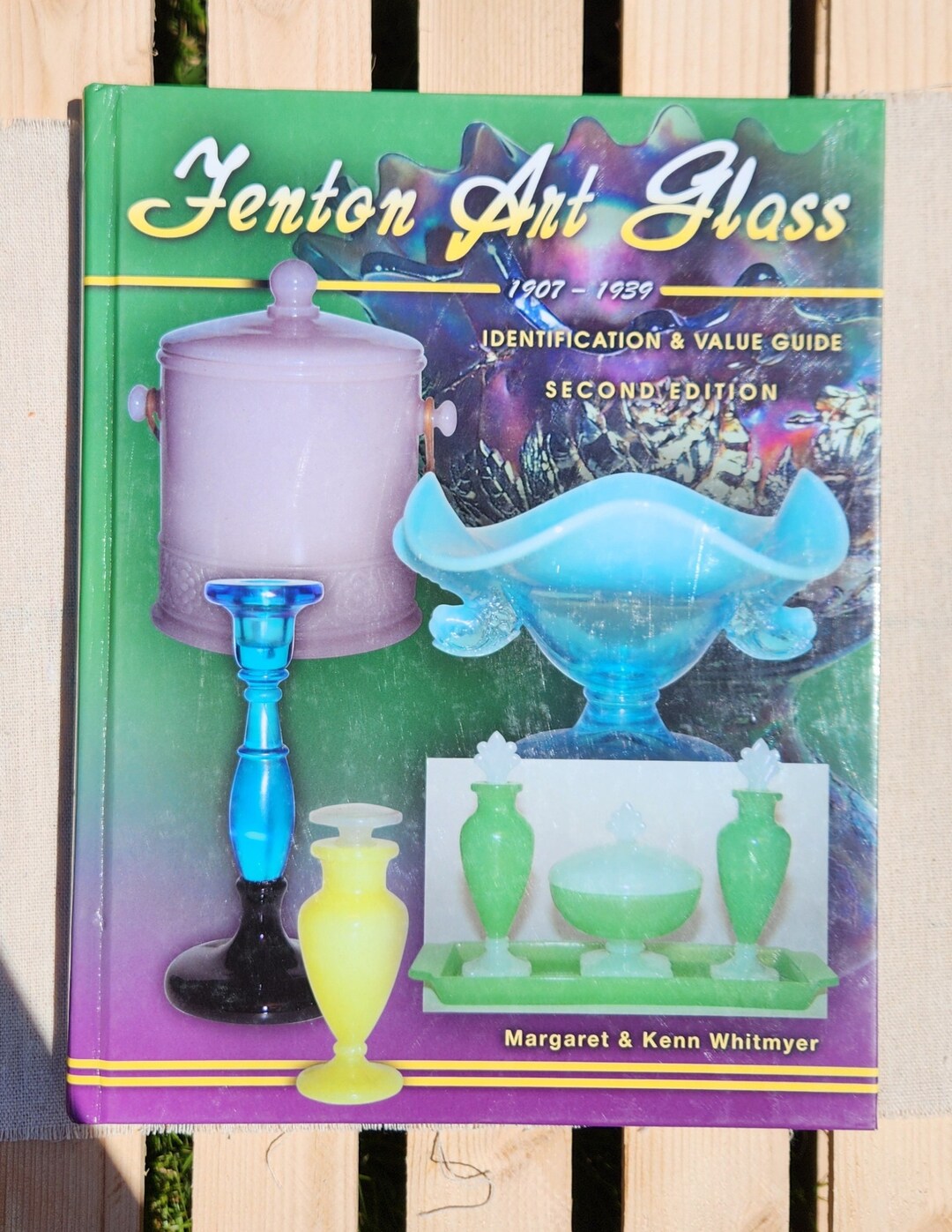Vintage Fenton Art Glass Reference Book: Collectible Identification ...