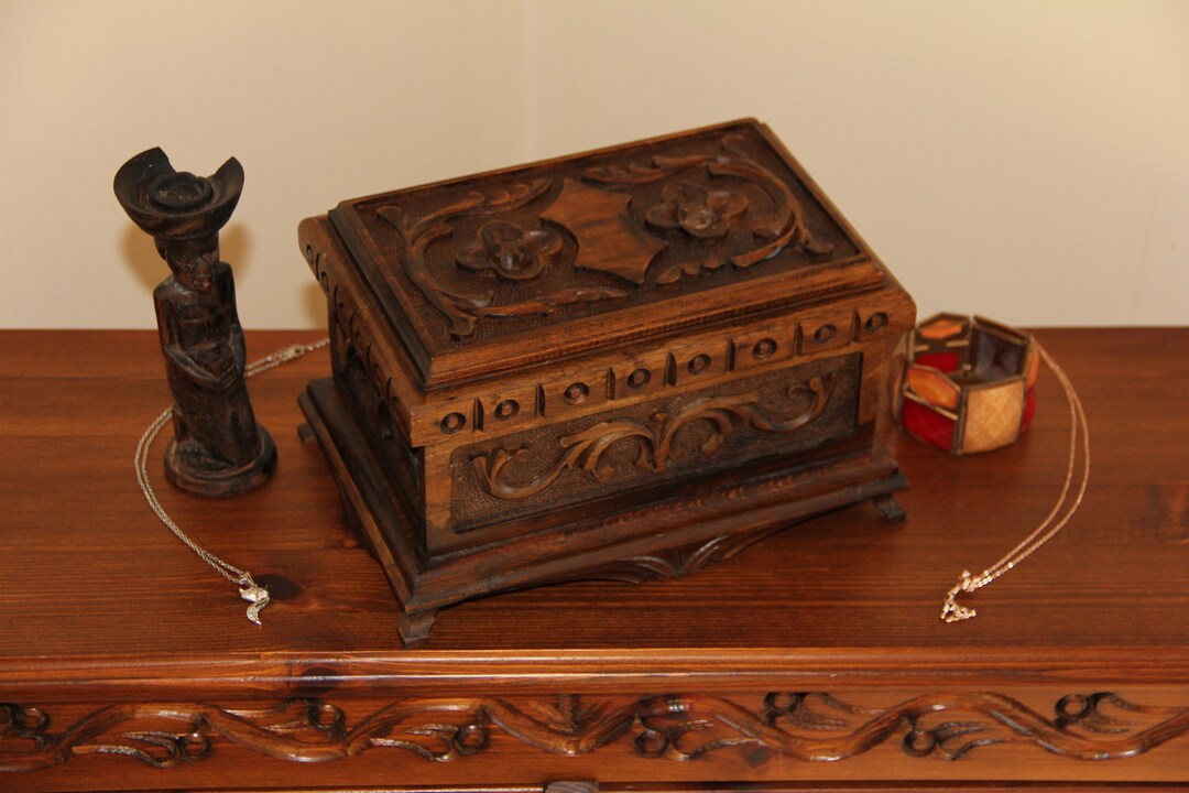Rustic Jewelry Box for Anniversary and Milestone Celebrations. Secret ...