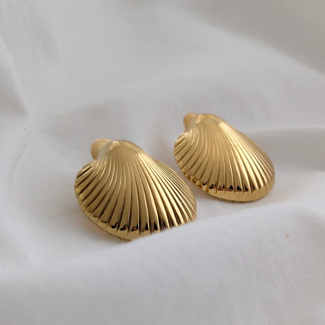 Gold Shell Stud Earrings | Seashell Earrings Gold | Ocean Themed ...