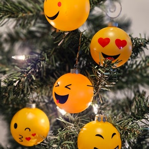 Emoji Emote (random) Christmas Ornament - Etsy