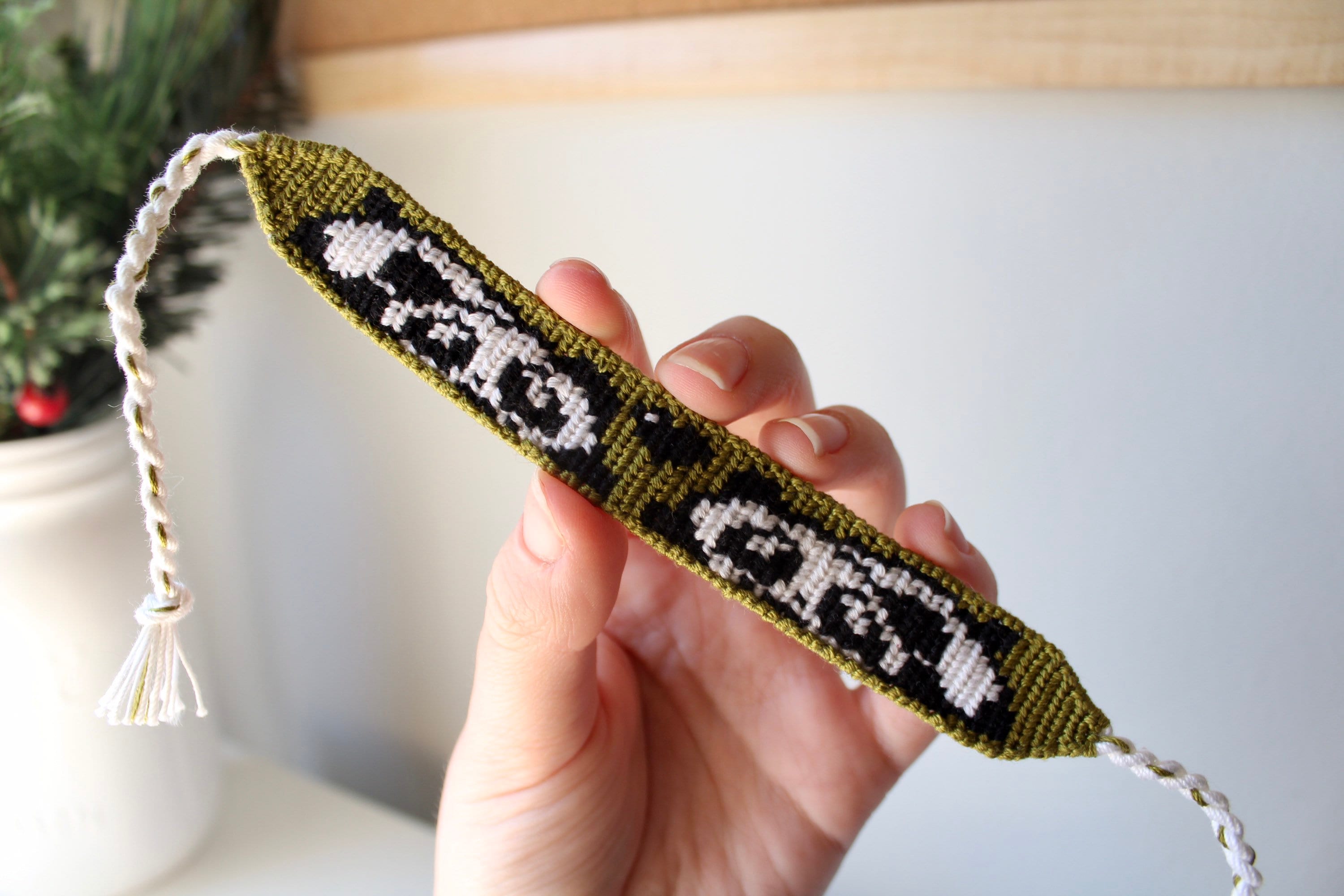 Happy Pandas Alpha Friendship Bracelet || Green String Animal Bracelet ...