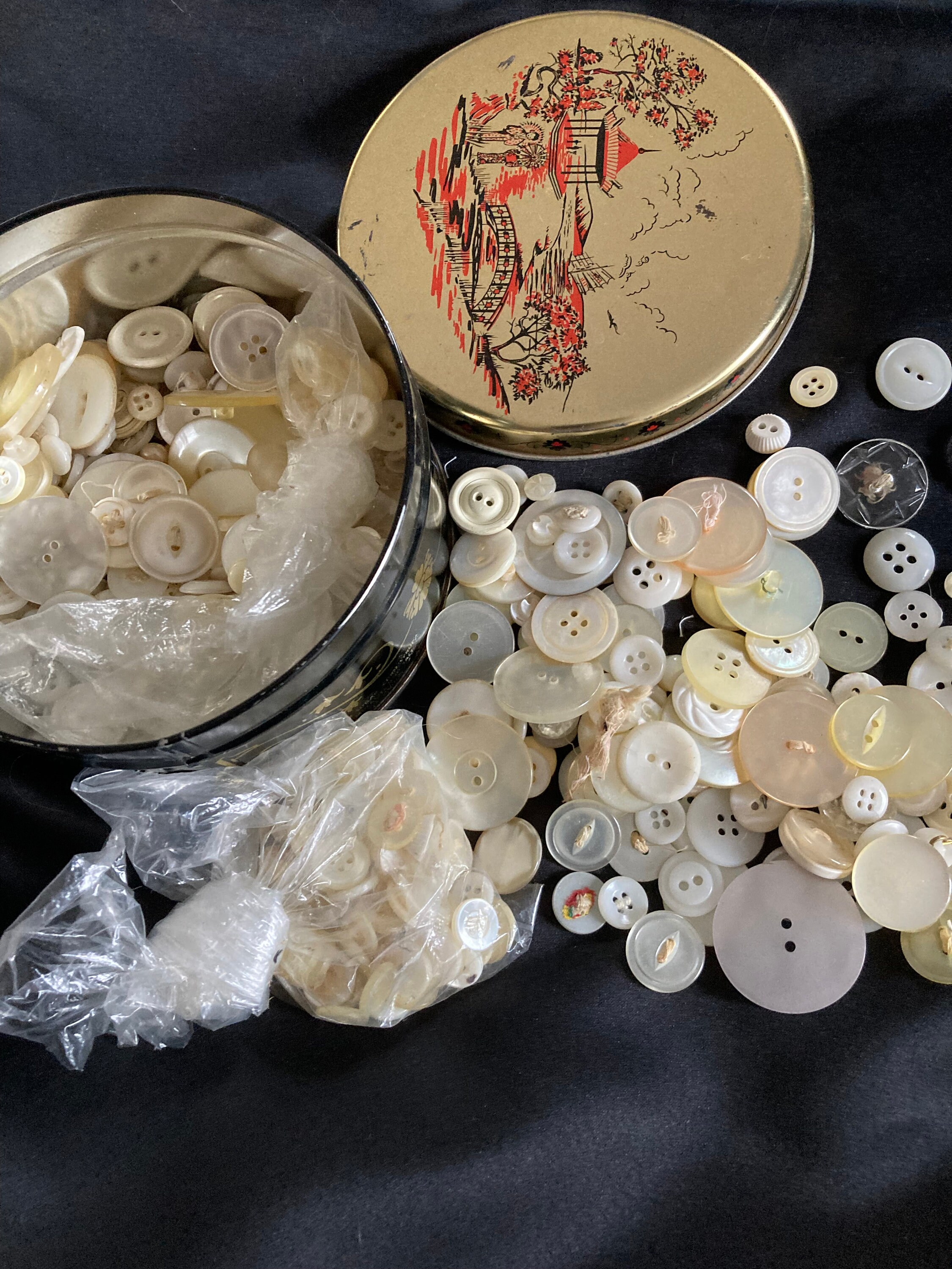 Vintage Tin With Vintage Buttons Vintage White Buttons Cherrydale Farms ...